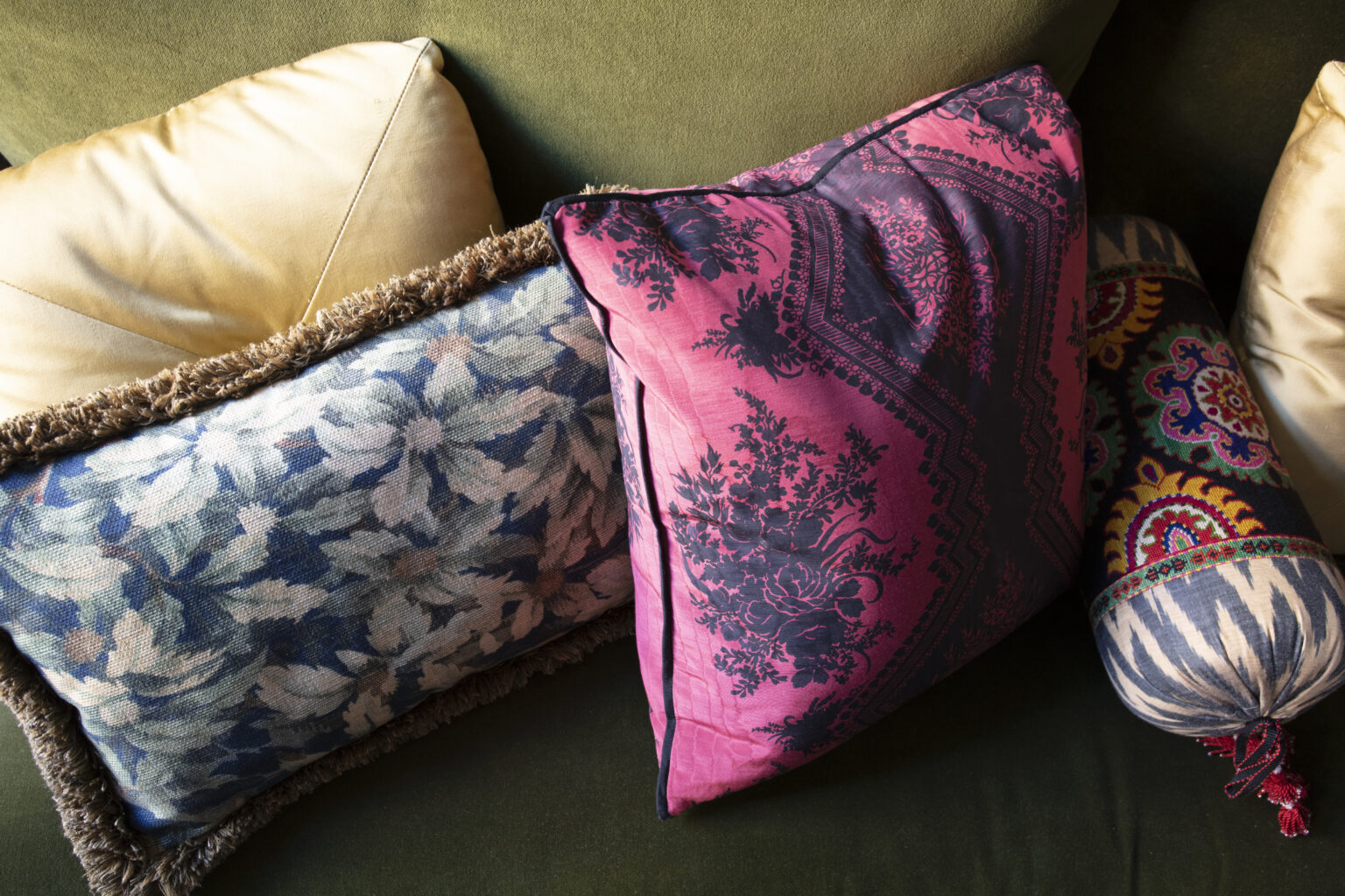 Master the Art of Decorating Small Spaces with Interior Designer Keith ...