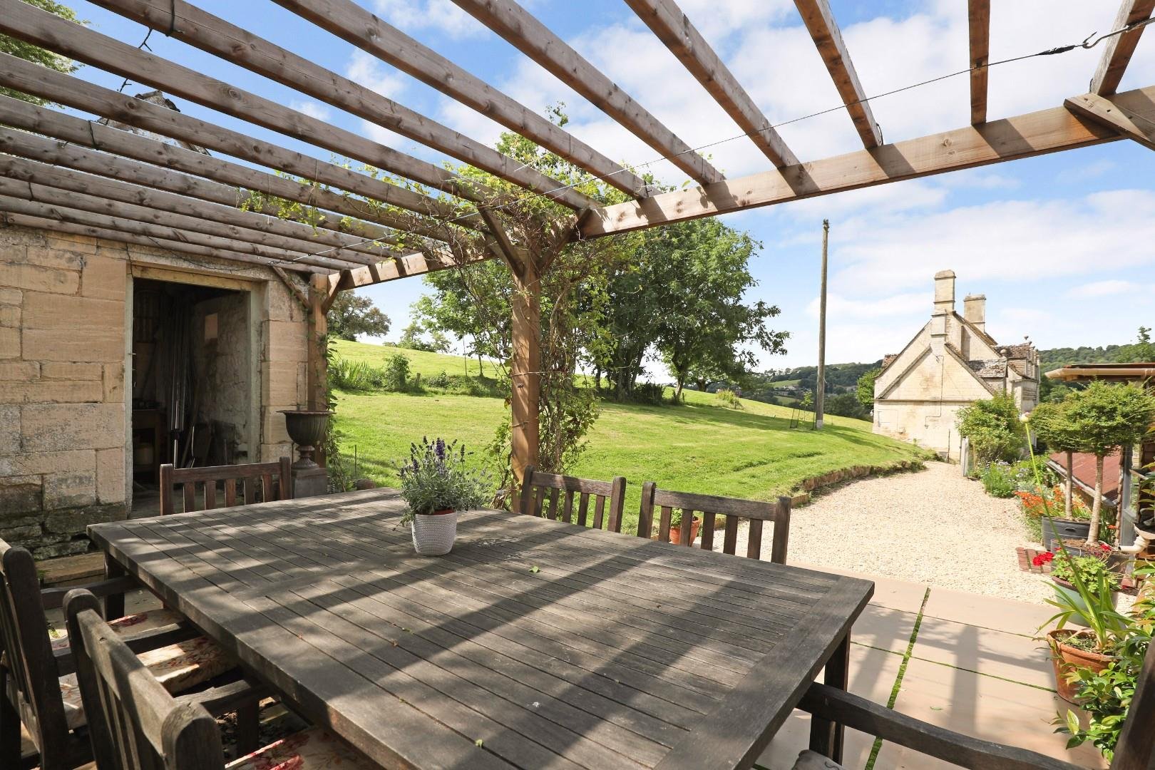 Charming Cotswold Country House - Homeworthy