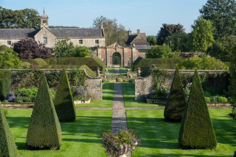 Cotswolds Country Estate with Renowned Gardens - Homeworthy
