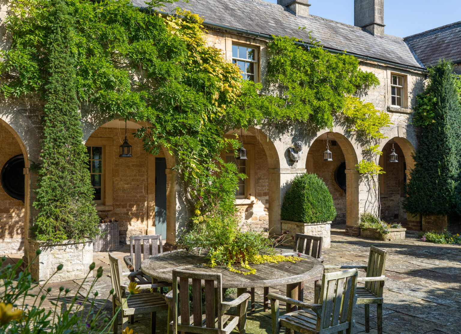 Cotswolds Country Estate with Renowned Gardens - Homeworthy