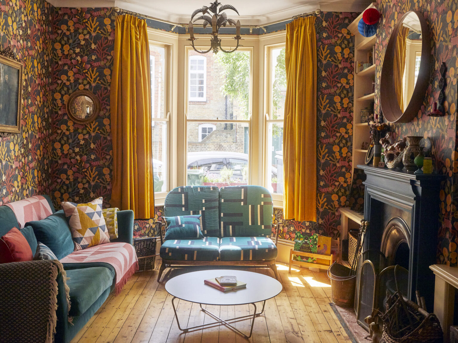 At Home in London With Artist Tamasyn Gambell - Homeworthy