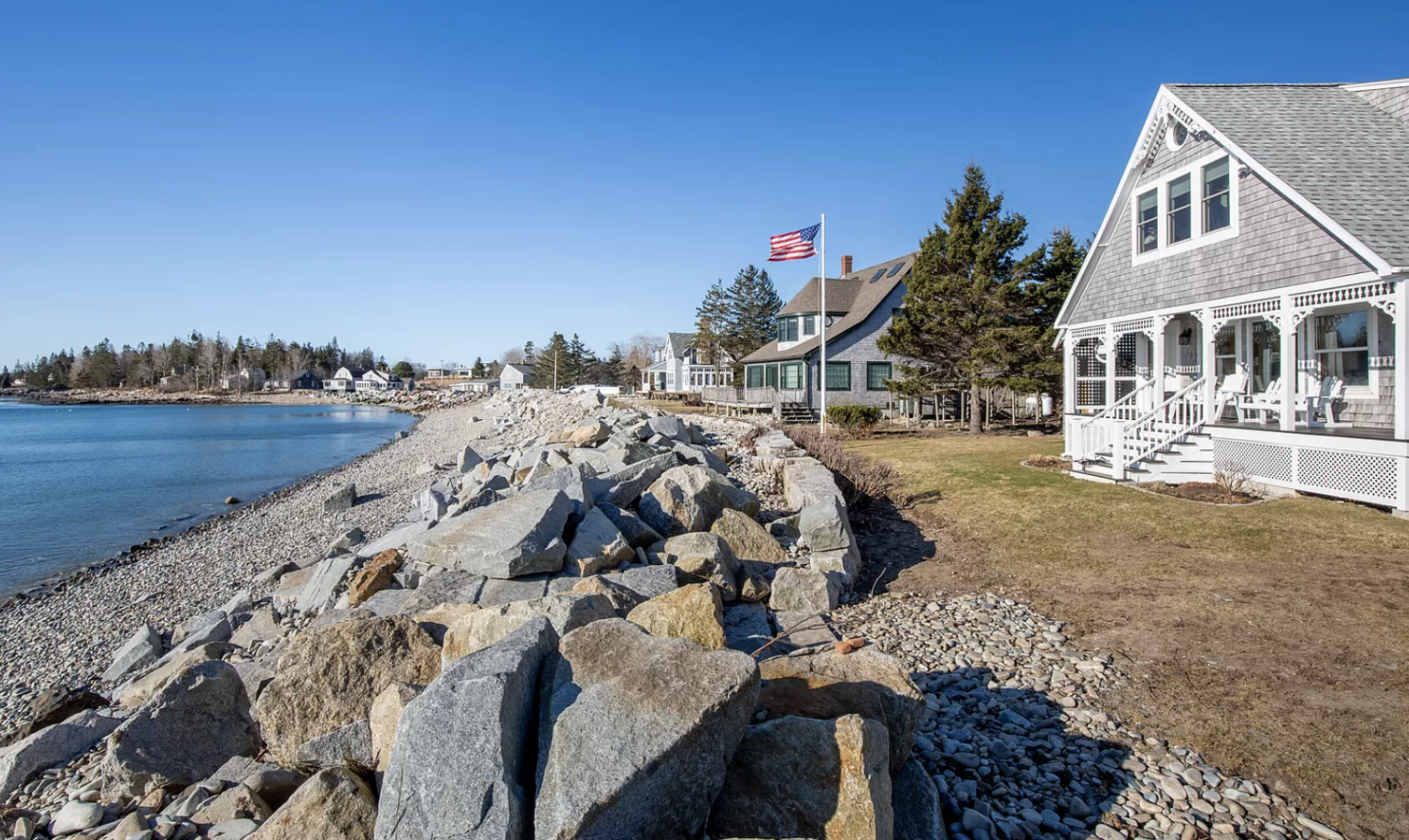 $1.4 Million Beachside Shingled Cottage in Coastal Maine - Homeworthy
