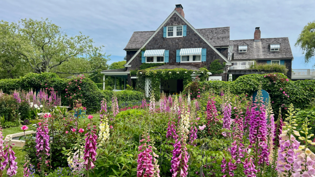 Inside The Famous Grey Gardens with Liz Lange - Homeworthy