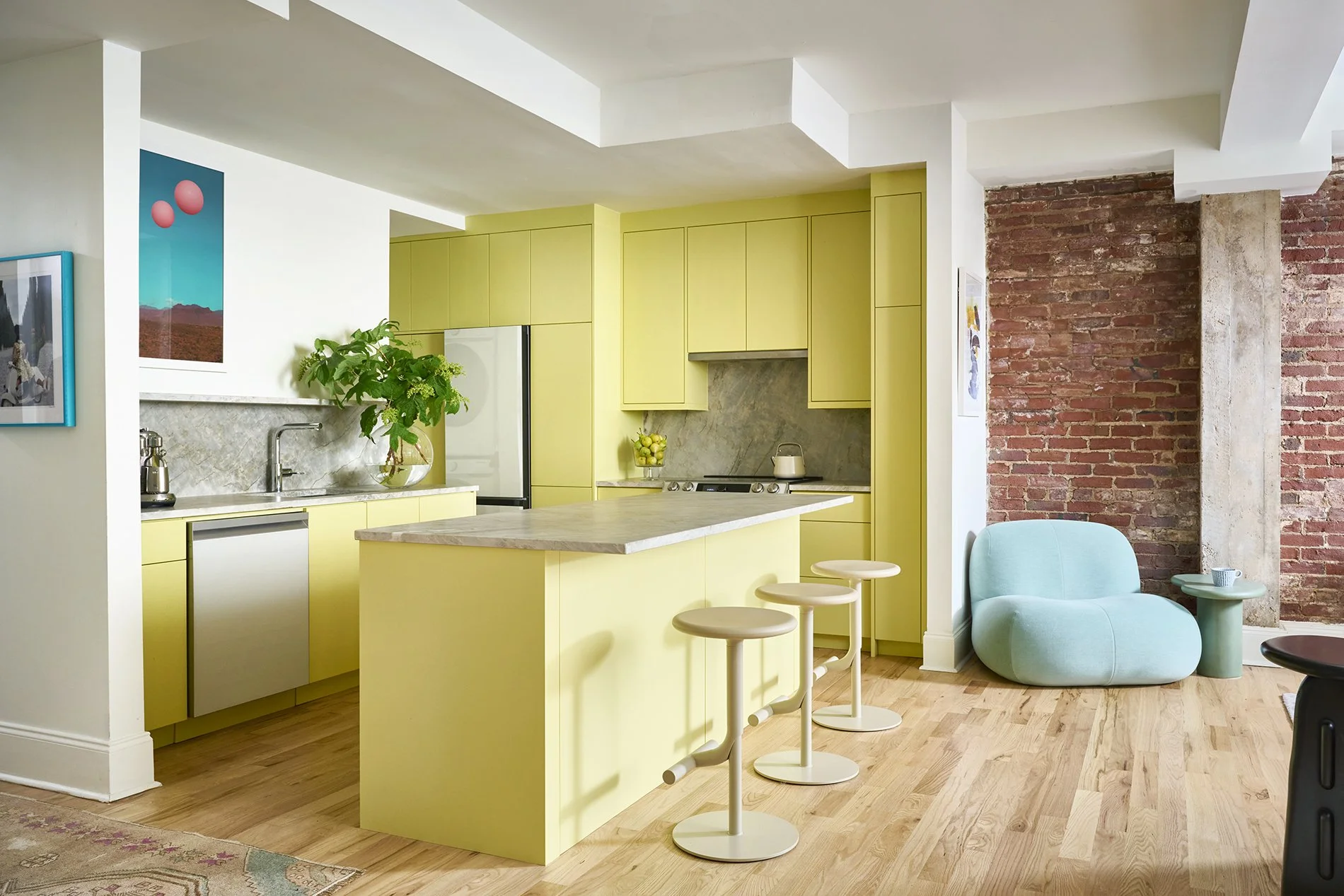 A Boldly Transformed Atlanta Apartment with a Showstopping Kitchen ...