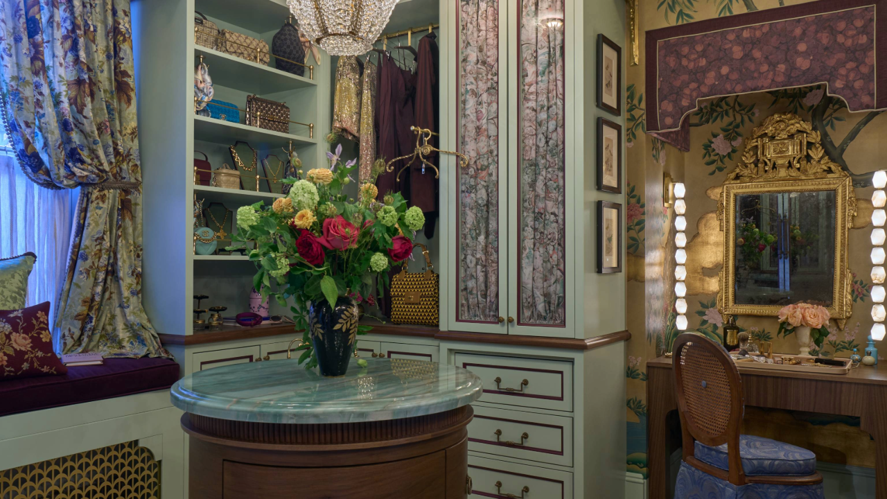 Inside a Parisian-Inspired Dressing Room Filled with Glamour - Homeworthy