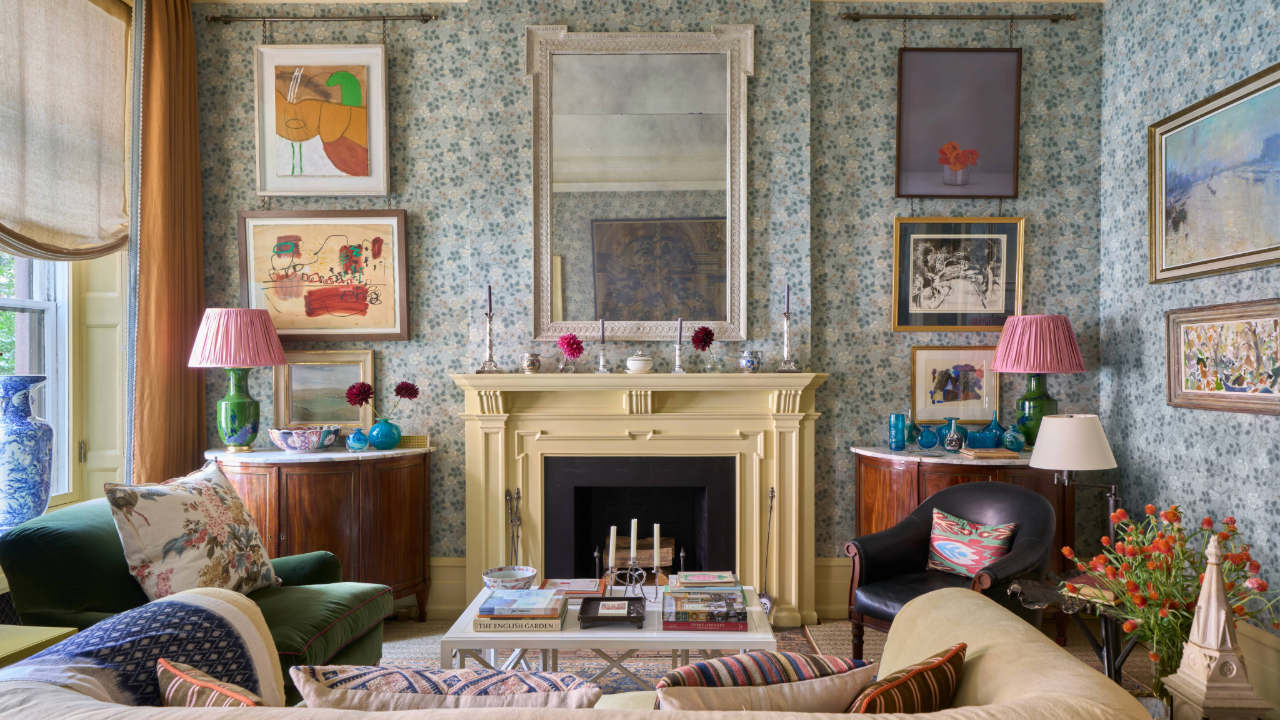 Step Inside a Timeless English Drawing Room - Homeworthy